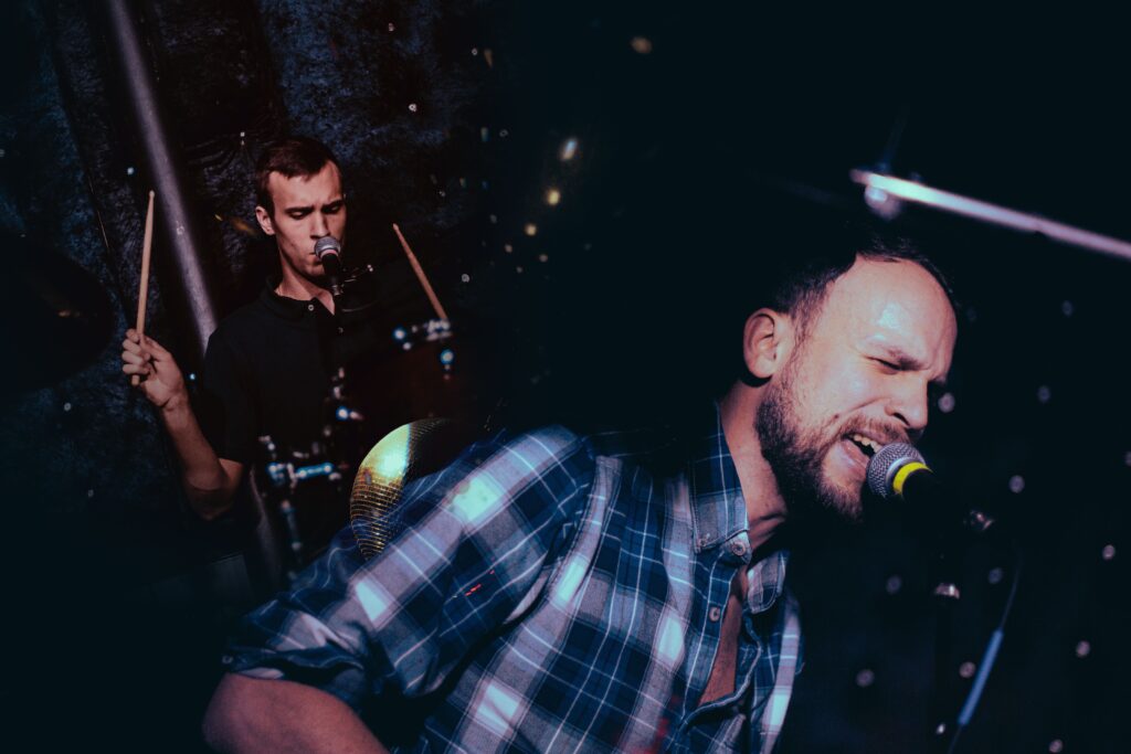 Introducing: Frog – GROG + interview – START TRACK